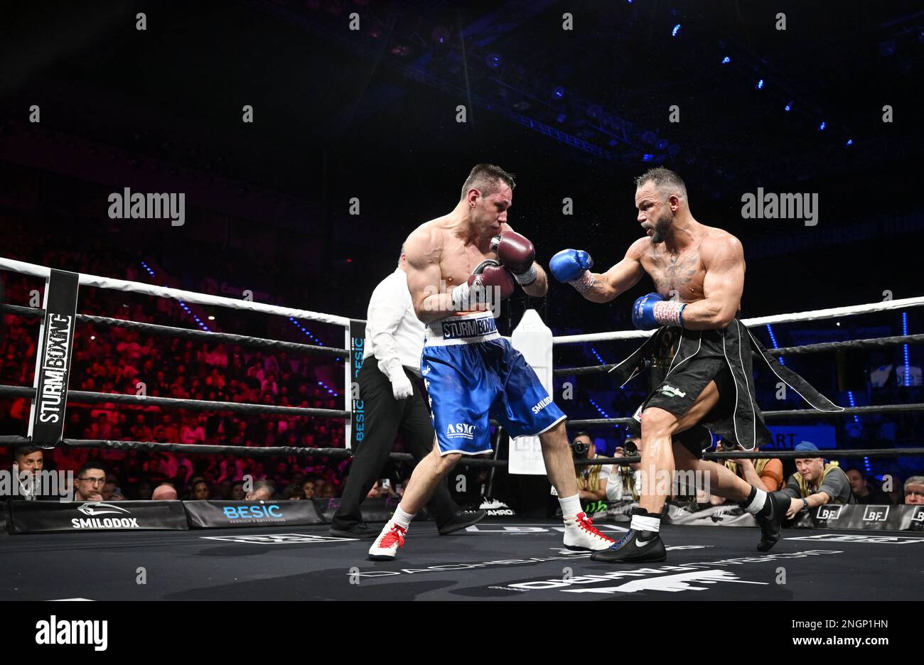 Stuttgart, Germany. 18th Feb, 2023. Boxing: Felix Sturm (l) from ...