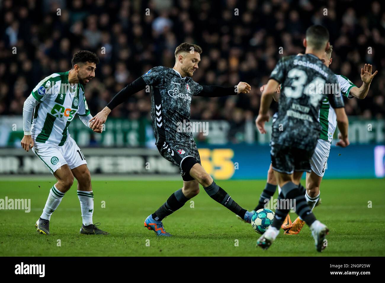 GRONINGEN - (lr) Daleho Irandust of FC Groningen, Mike te Wierik of FC ...
