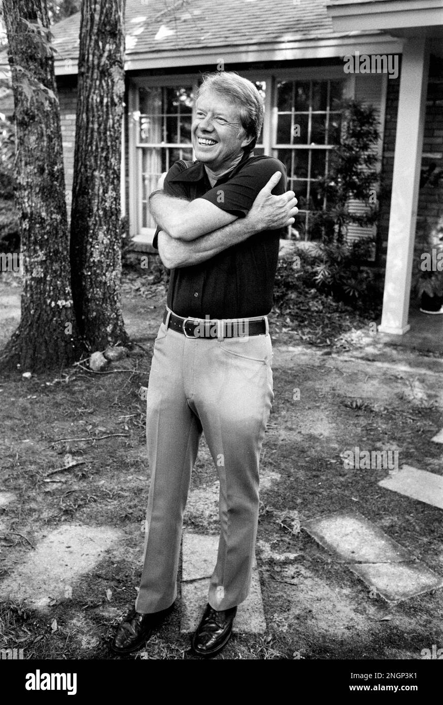 US Democratic presidential nominee Jimmy Carter chats with members of ...