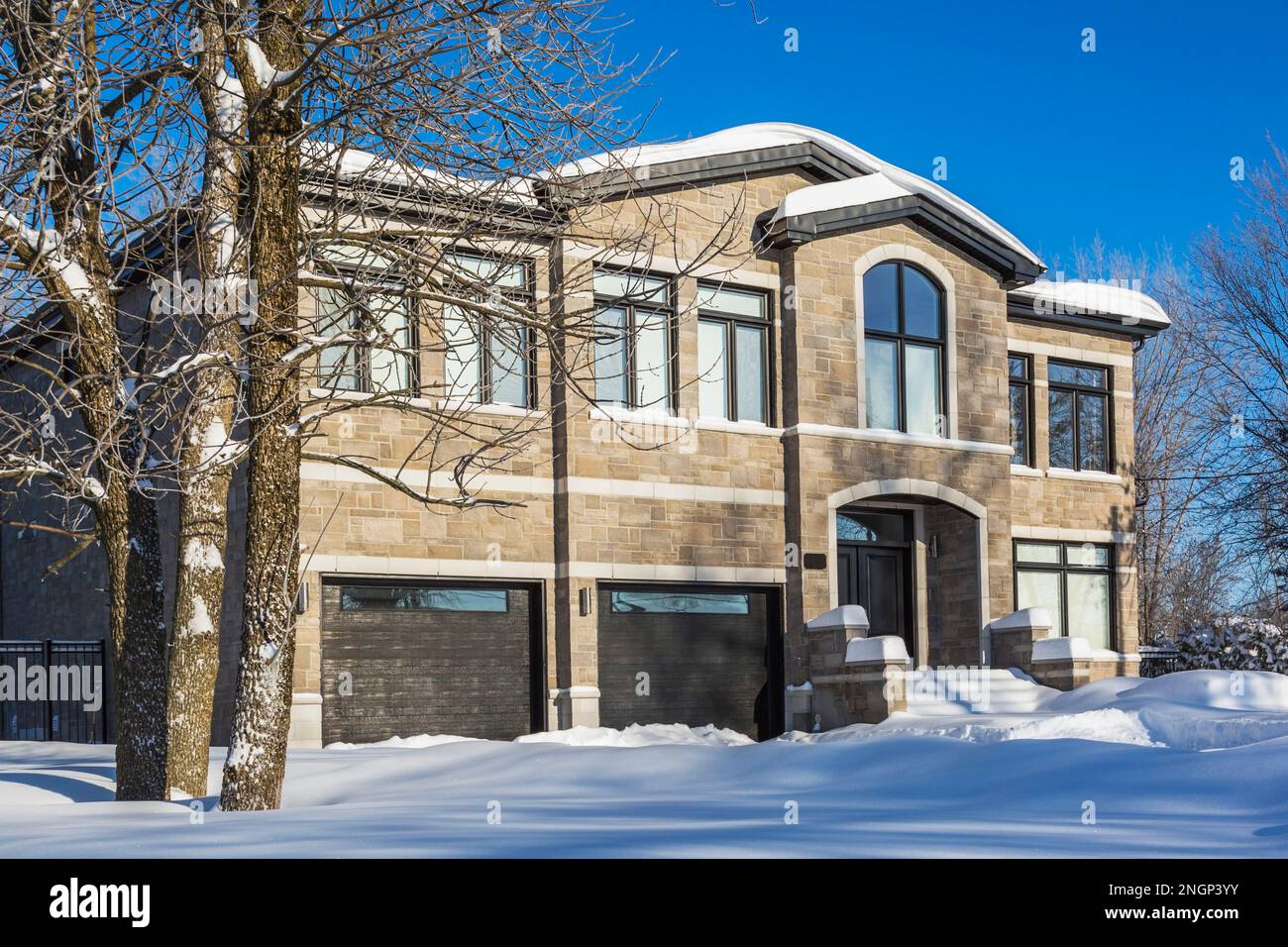 Beige brick house exterior front hi-res stock photography and images ...