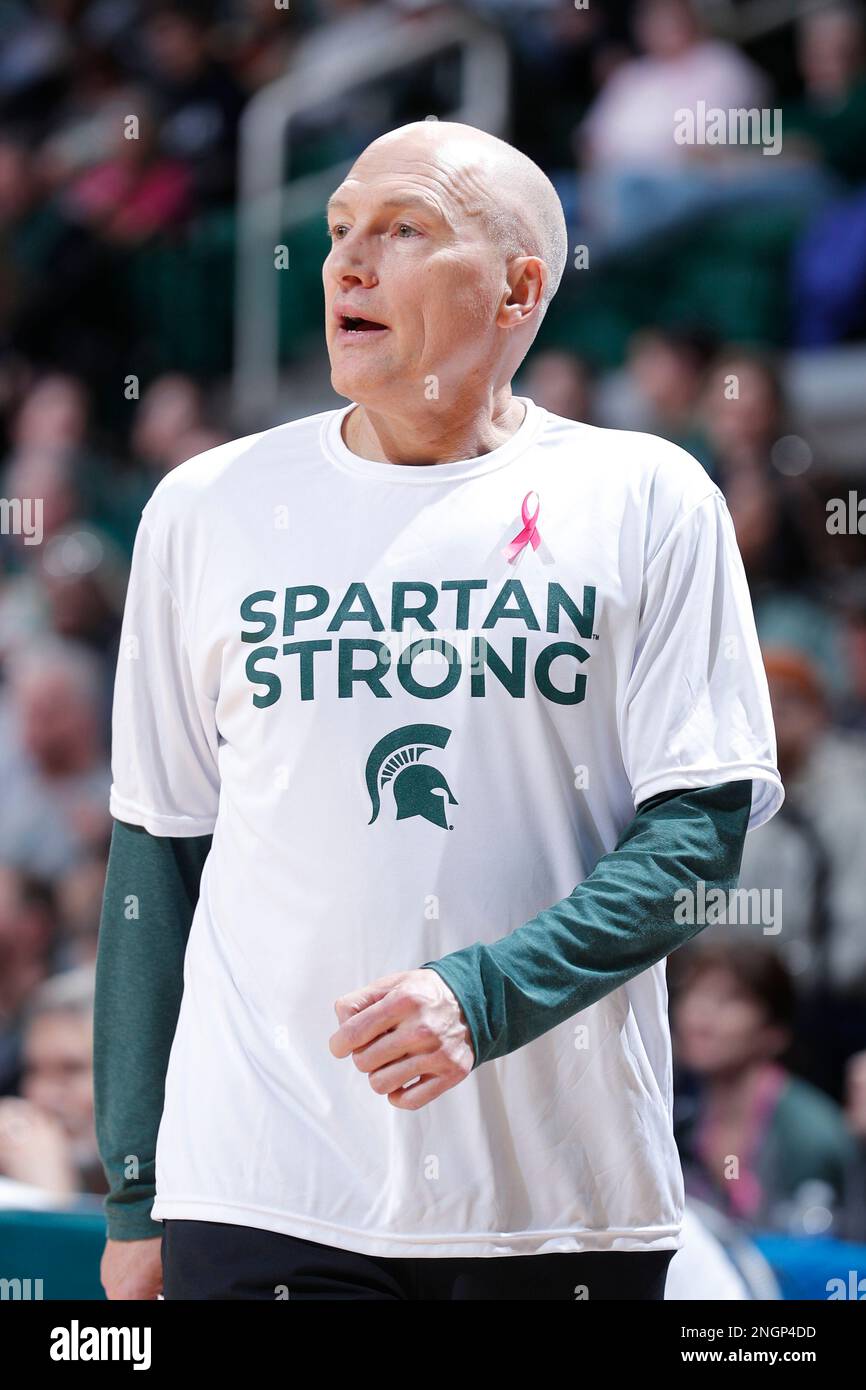 Michigan State acting head coach Dean Lockwood gives instructions ...