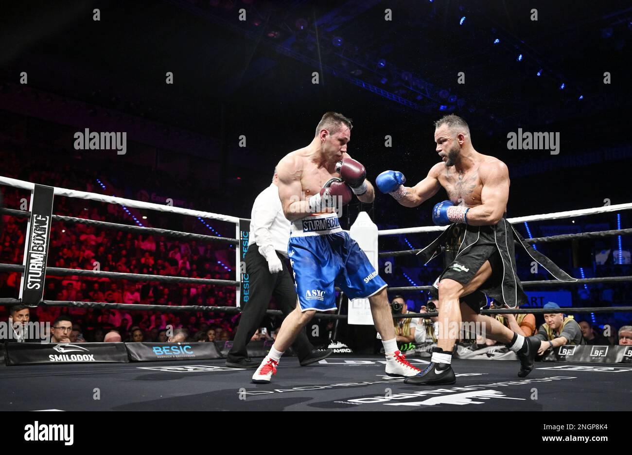 Stuttgart, Germany. 18th Feb, 2023. Boxing: Felix Sturm (l) from ...