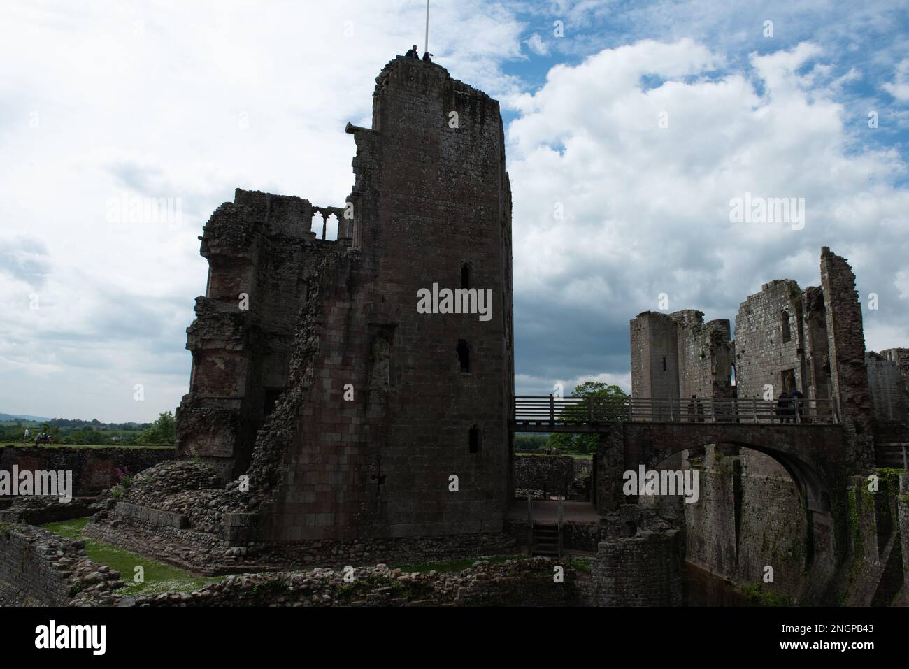 Raglan castle in monmouthshire south hi-res stock photography and ...