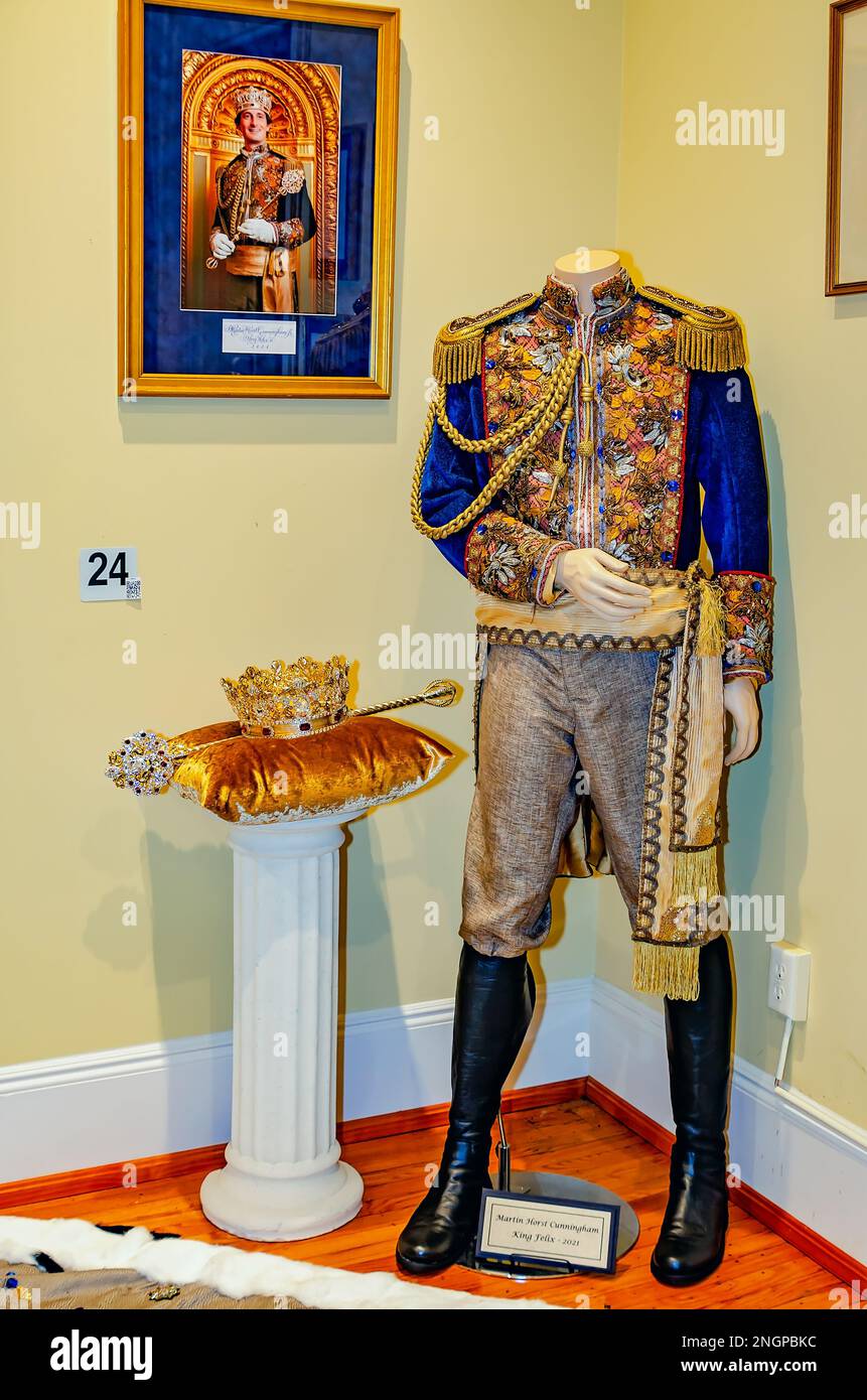 Mardi gras regalia hi-res stock photography and images - Alamy