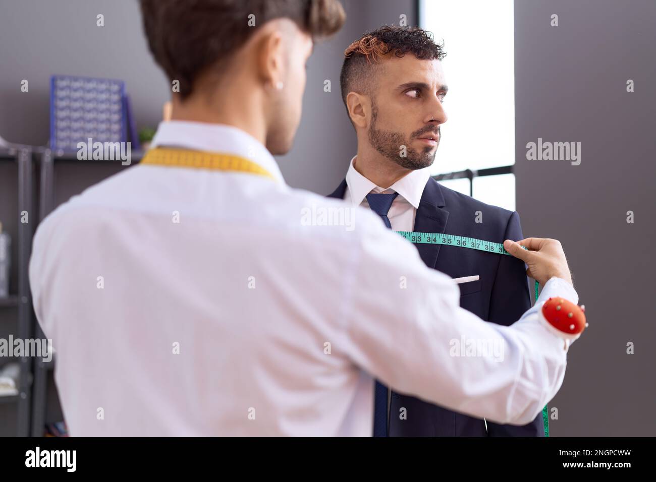 Measuring chest hi-res stock photography and images - Alamy