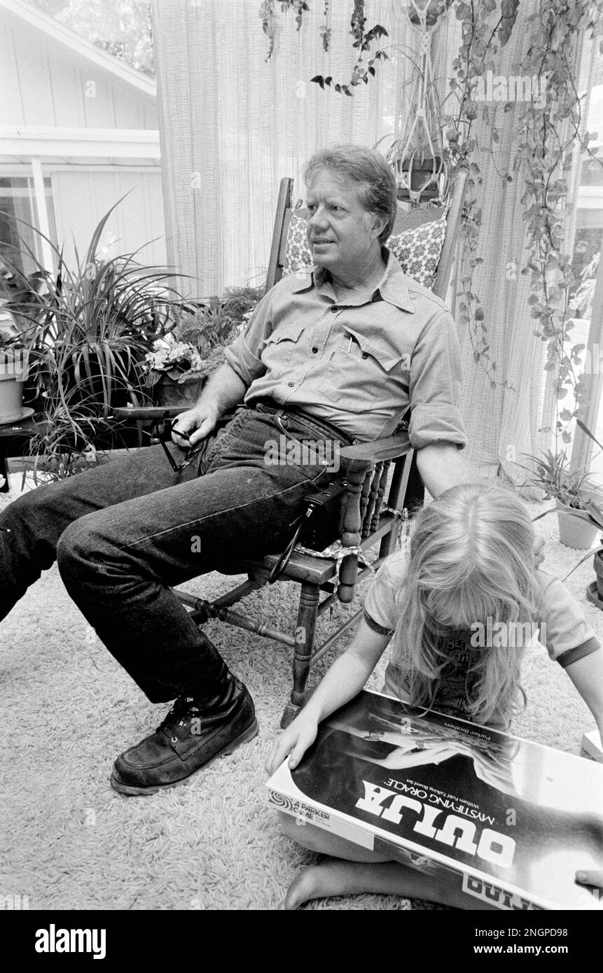 Jimmy Carter, wife Rosalynn and daughter Amy Carter at home in their ...