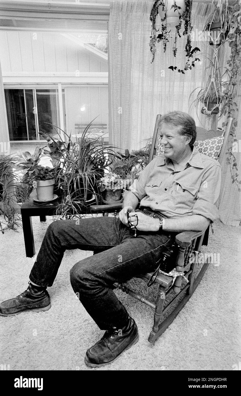 Jimmy Carter, wife Rosalynn and daughter Amy Carter at home in their ...