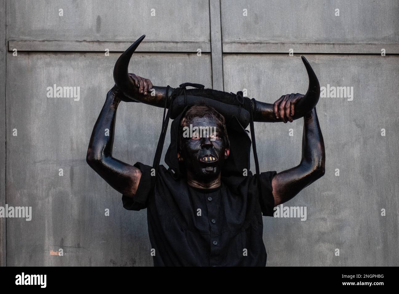 Soot covered face and hands hi-res stock photography and images - Alamy