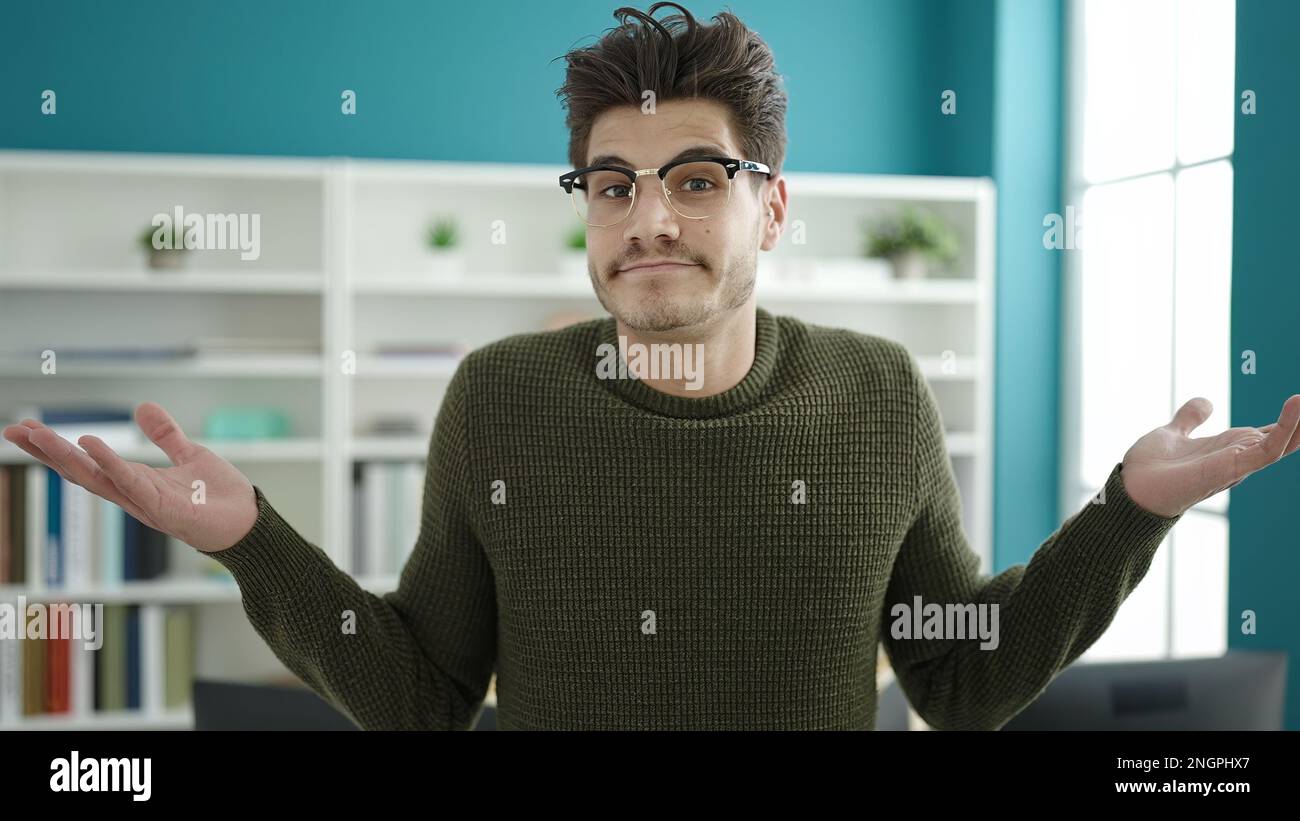 Hispanic man student standing dont hi-res stock photography and images ...