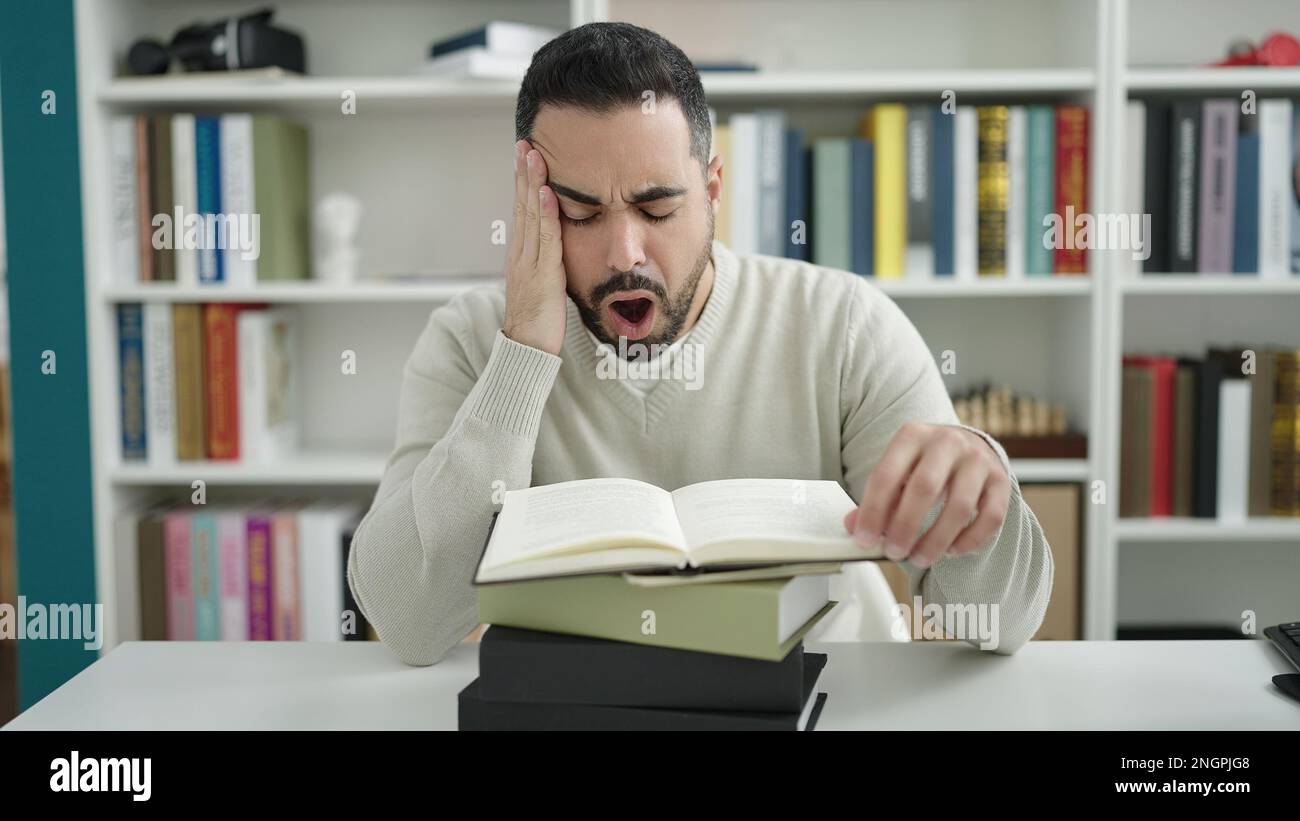 Yawn classroom hi-res stock photography and images - Alamy