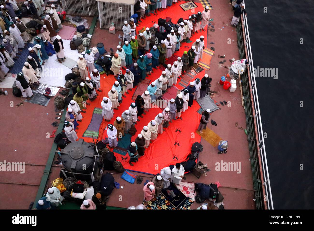 Dhaka, Dhaka, Bangladesh. 18th Feb, 2023. Thousands of Muslims are ...