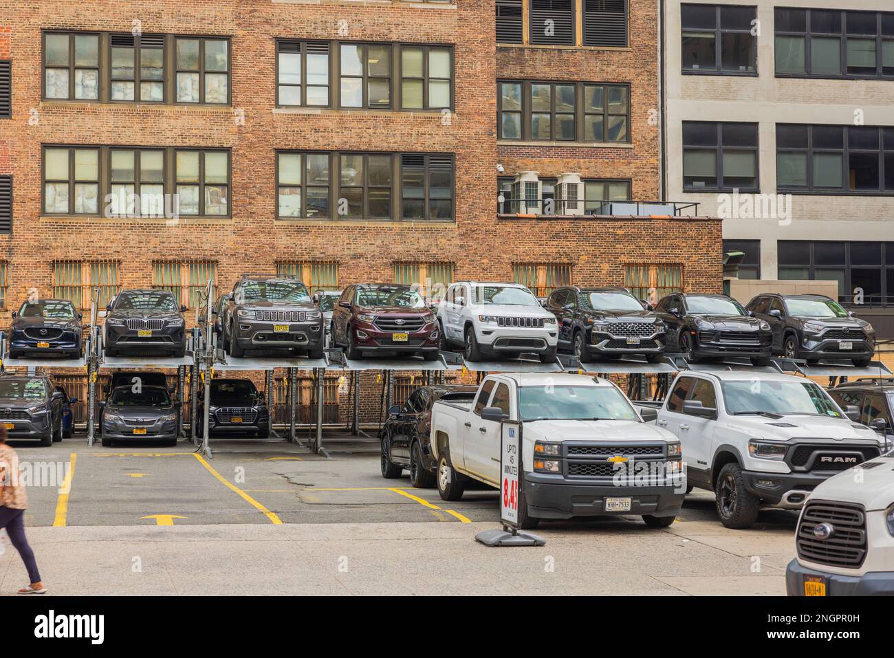 View two tier parking hi-res stock photography and images - Alamy