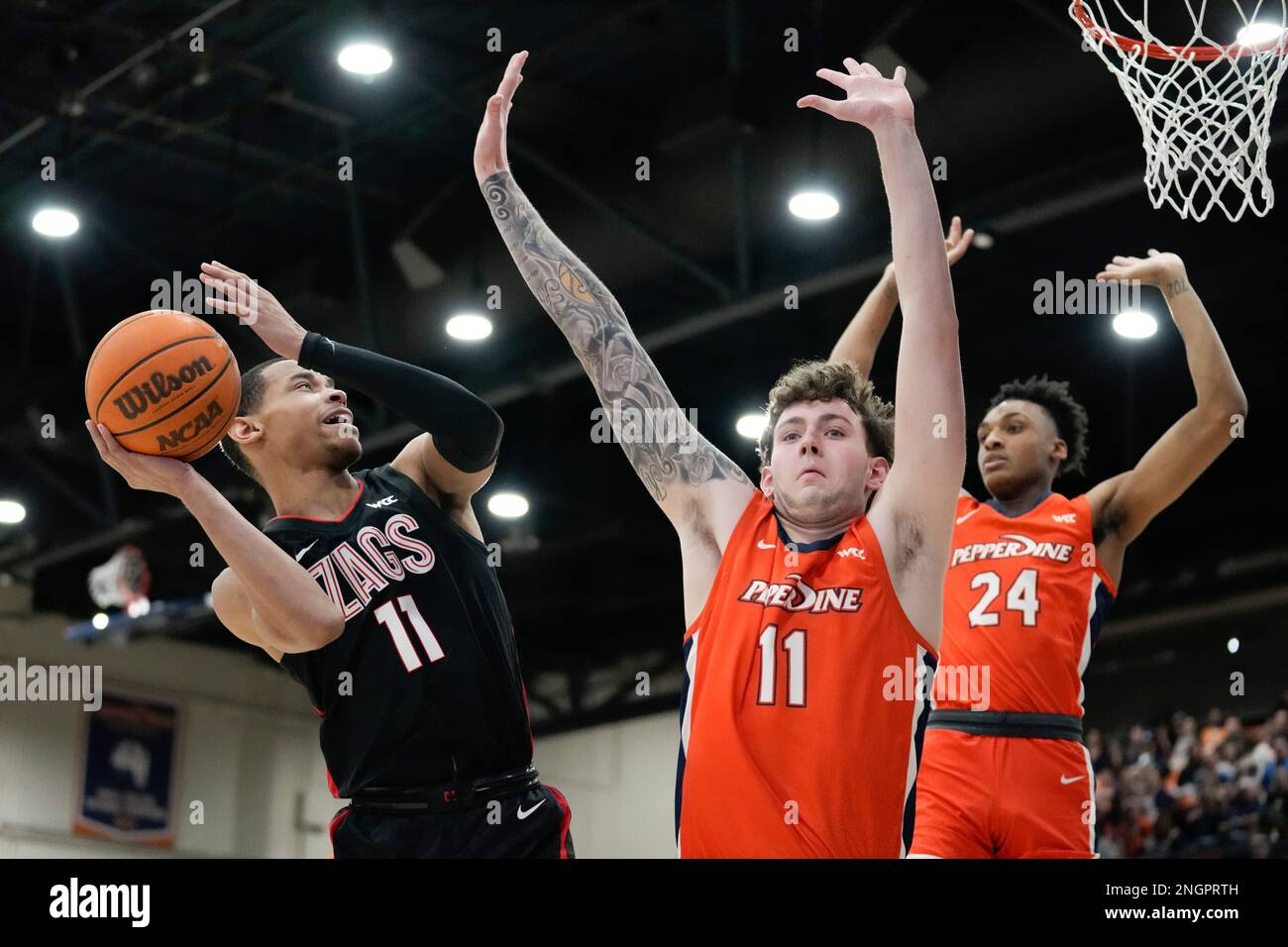 Gonzaga Bulldogs guard Nolan Hickman (11) shoots against Pepperdine ...
