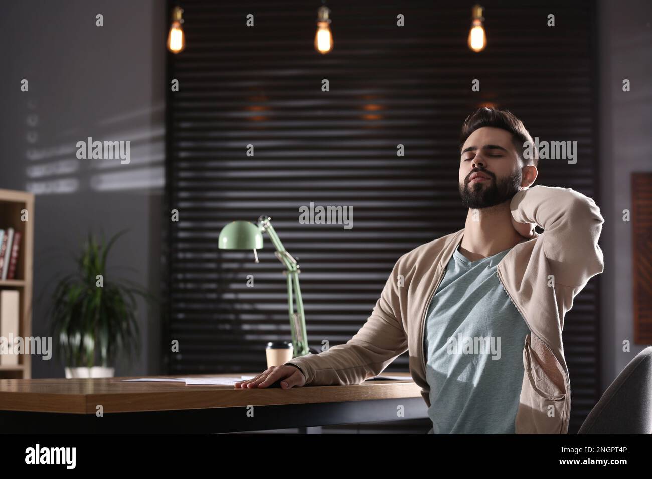 Ergonomics office posture hi-res stock photography and images - Alamy