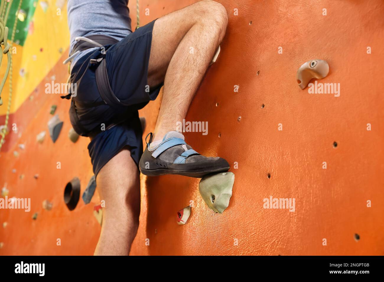 Mountain climber exercise man gym hi-res stock photography and images ...