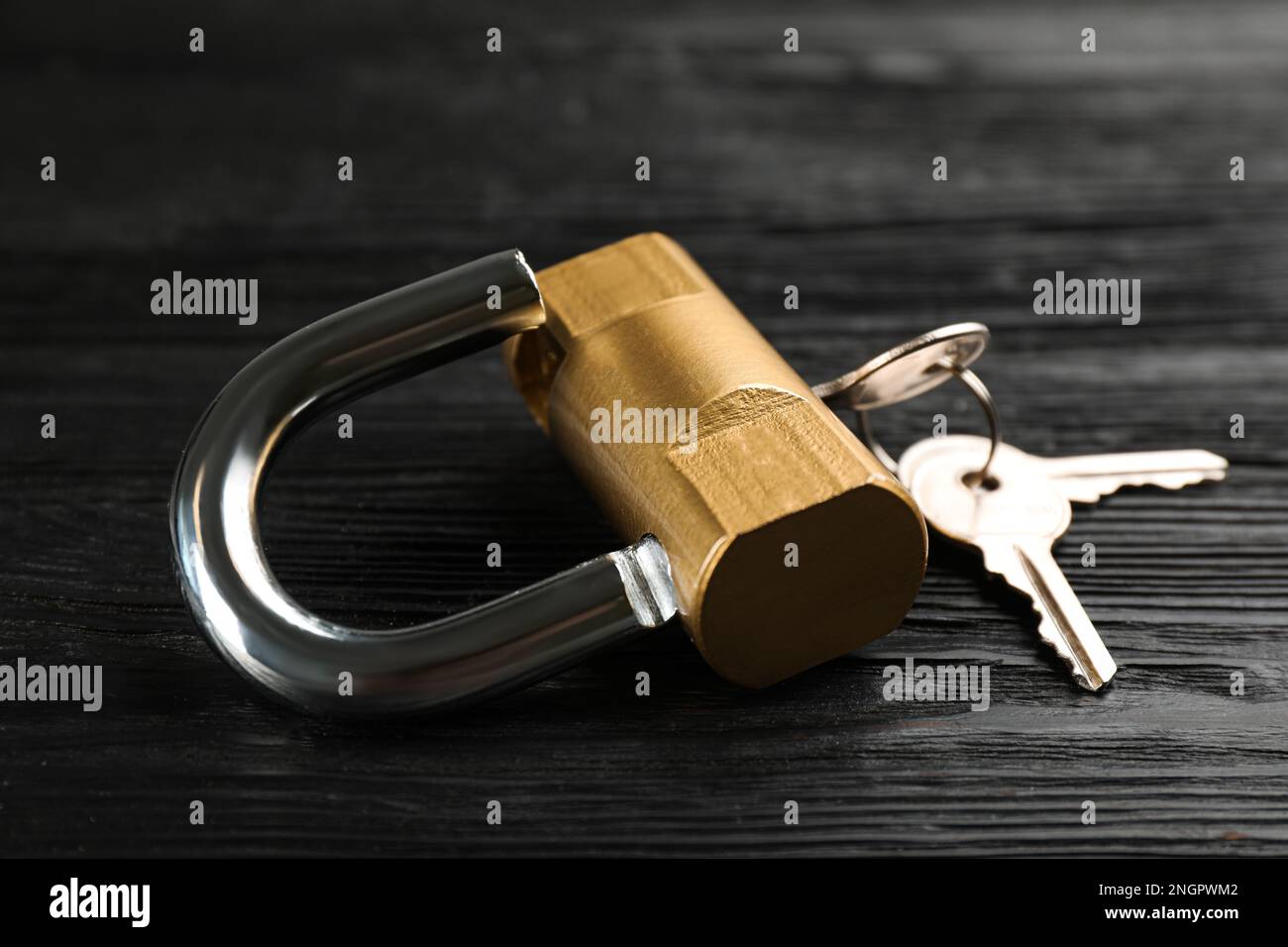 Keys symbol on table hi-res stock photography and images - Alamy