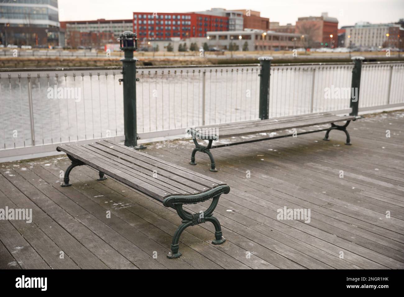 Pair wooden park benches hi-res stock photography and images - Alamy