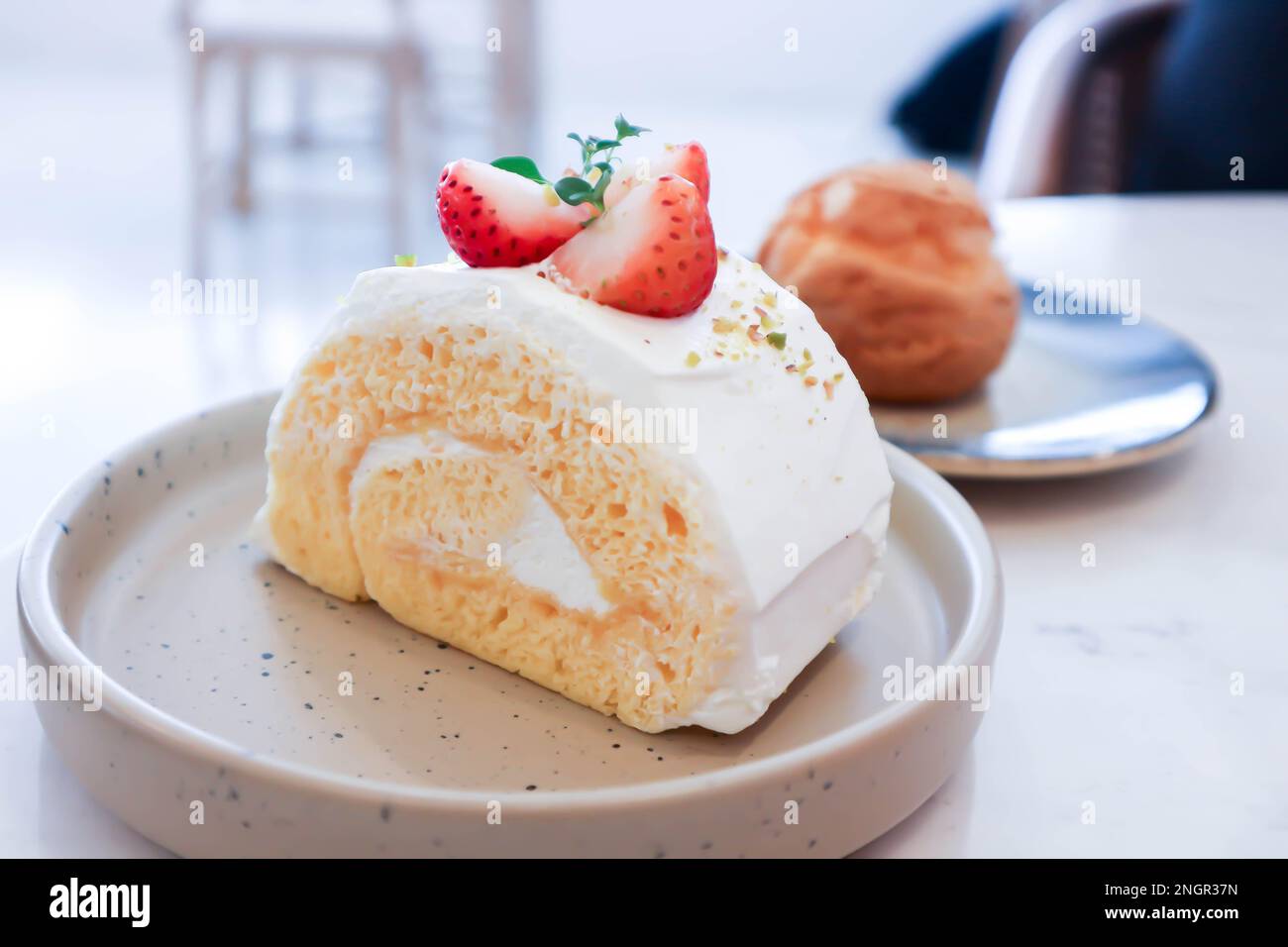 roll , cake roll or Swiss roll with strawberry topping Stock Photo - Alamy