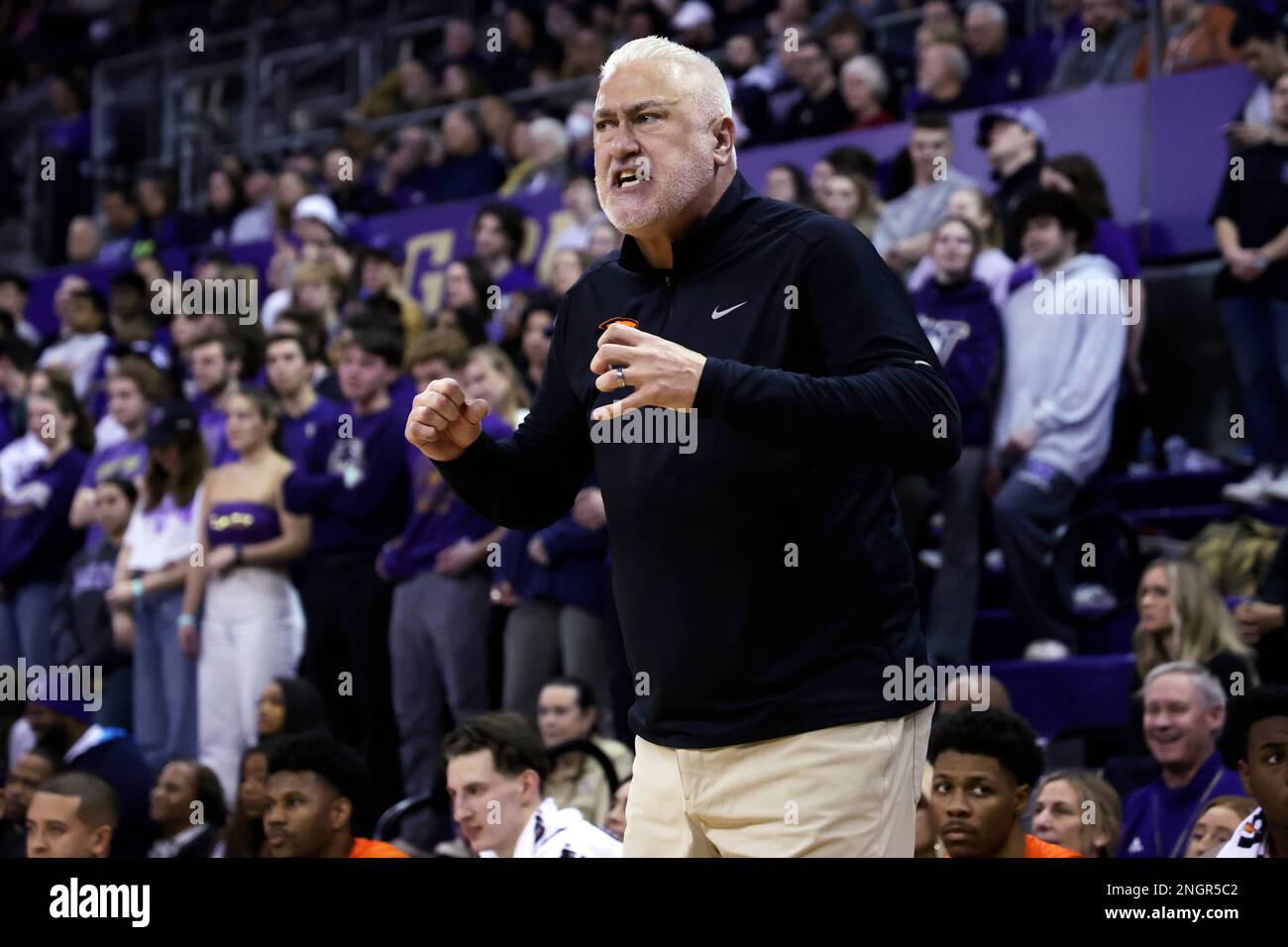 Oregon State coach Wayne Tinkle calls out to players during the first ...