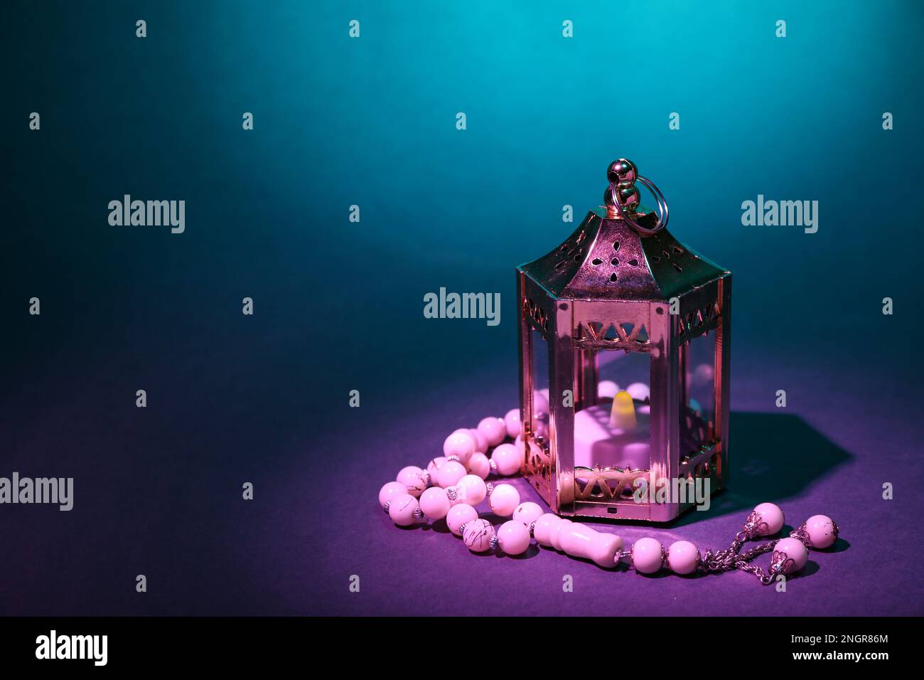 Neon arabic text hi-res stock photography and images - Alamy