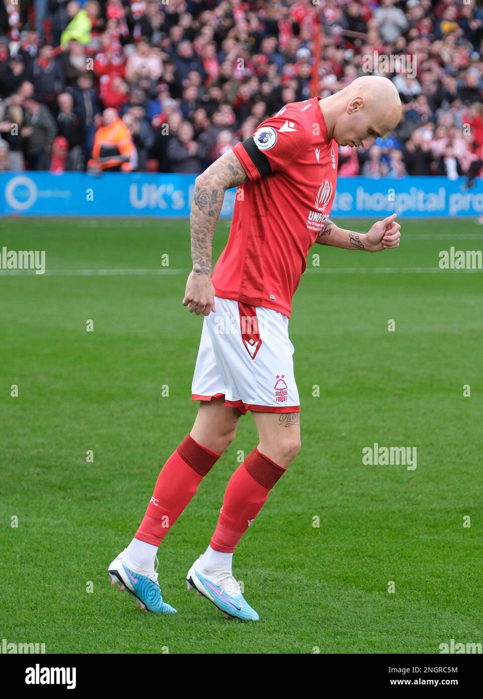 Shelvey nottingham forest hi-res stock photography and images - Alamy