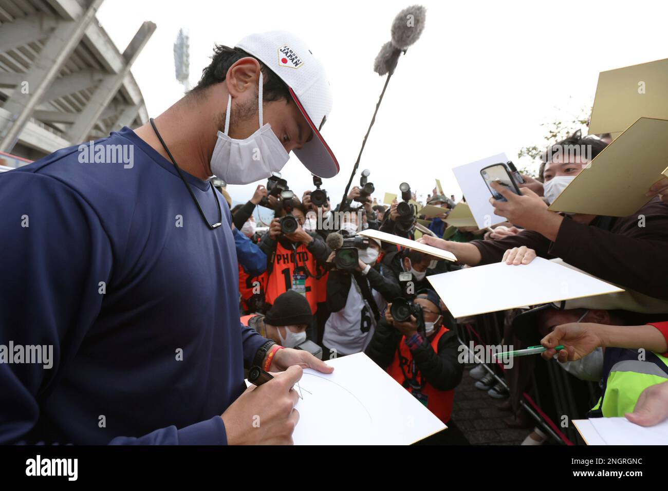 Yu Darvish, San Diego Padres of MLB pitcher, is besieged by autographs ...