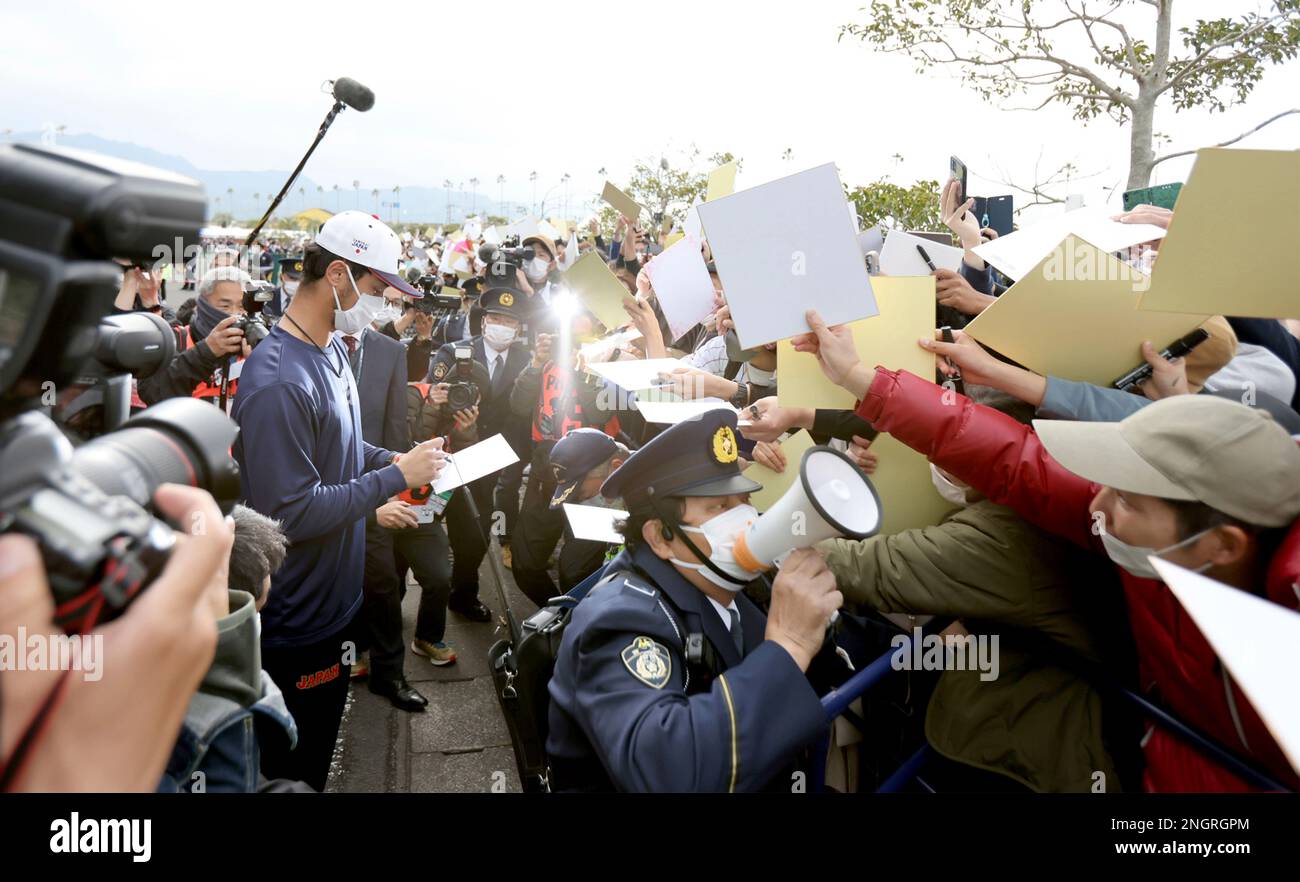 Yu Darvish, San Diego Padres of MLB pitcher, is besieged by autographs ...