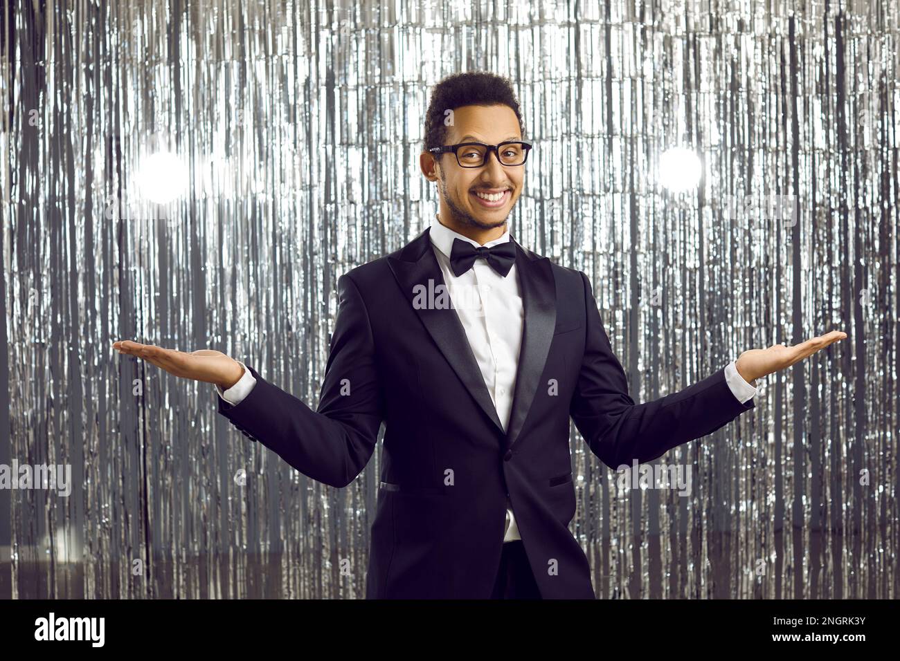 Male magician hi-res stock photography and images - Alamy