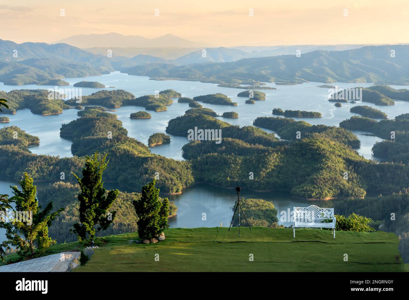 Many small islands hi-res stock photography and images - Alamy