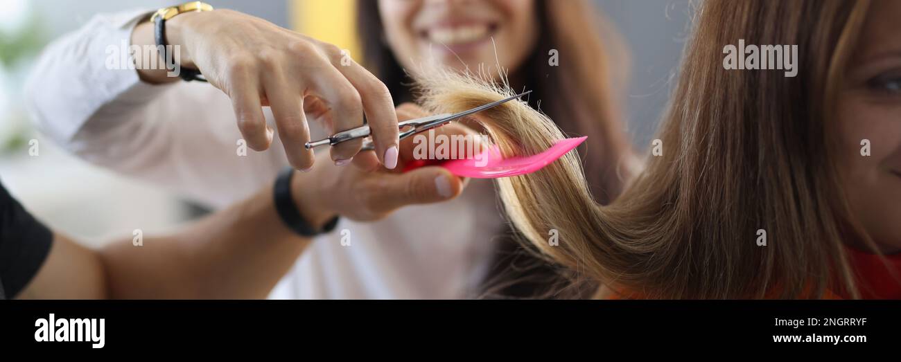 Hairdressing student hi-res stock photography and images - Alamy