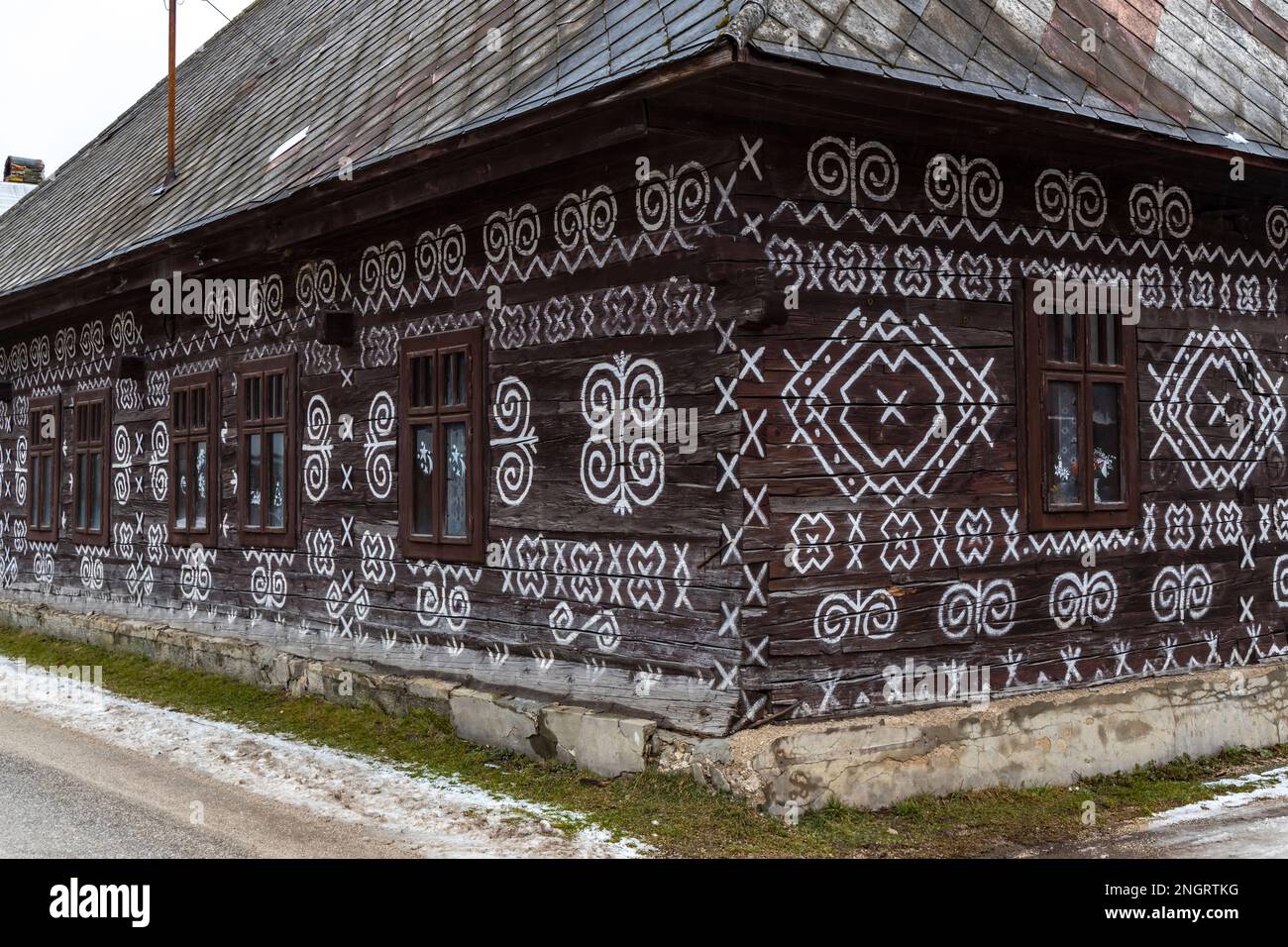 Painted folk house, UNESCO village Cicmany in Slovakia Stock Photo - Alamy