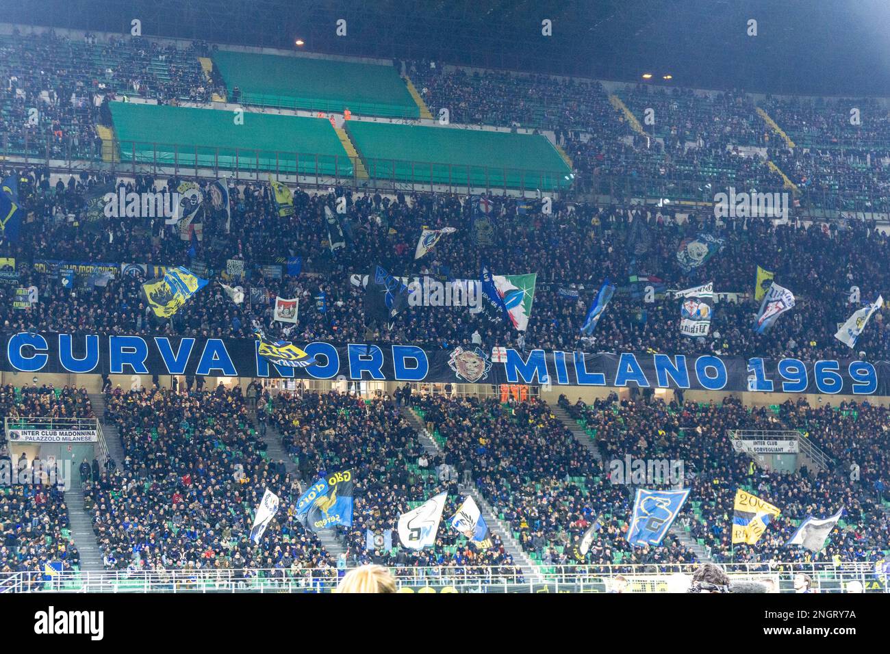 Curva c hi-res stock photography and images - Alamy