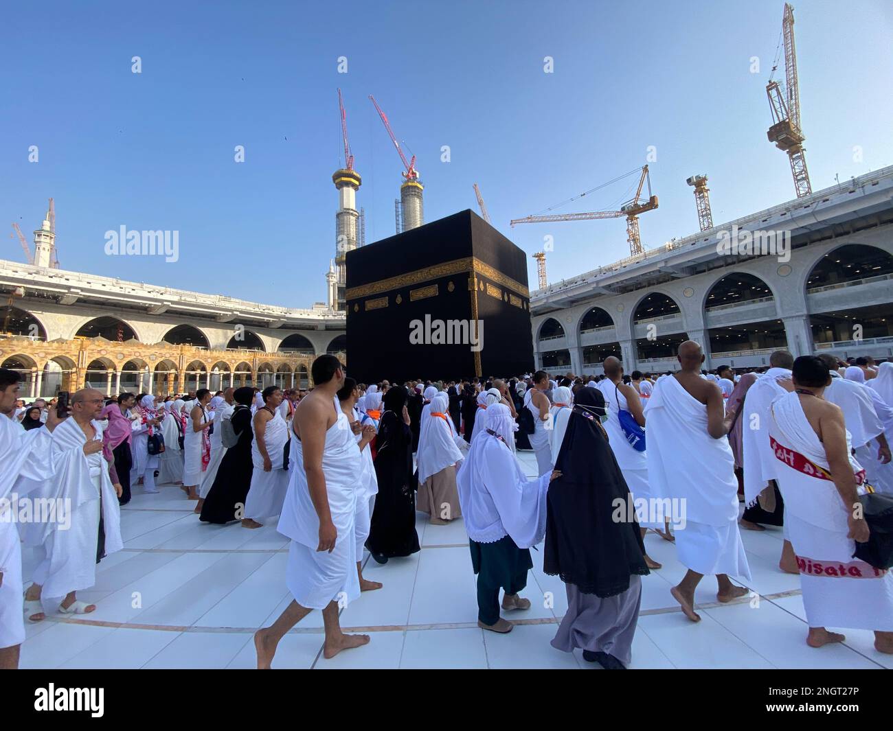 Muslim Pilgrims at The Kaaba in The Haram Mosque of Mecca , Saudi ...
