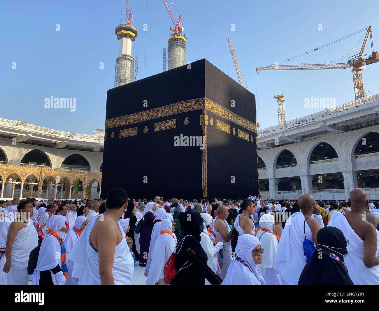 Muslim Pilgrims at The Kaaba in The Haram Mosque of Mecca , Saudi ...