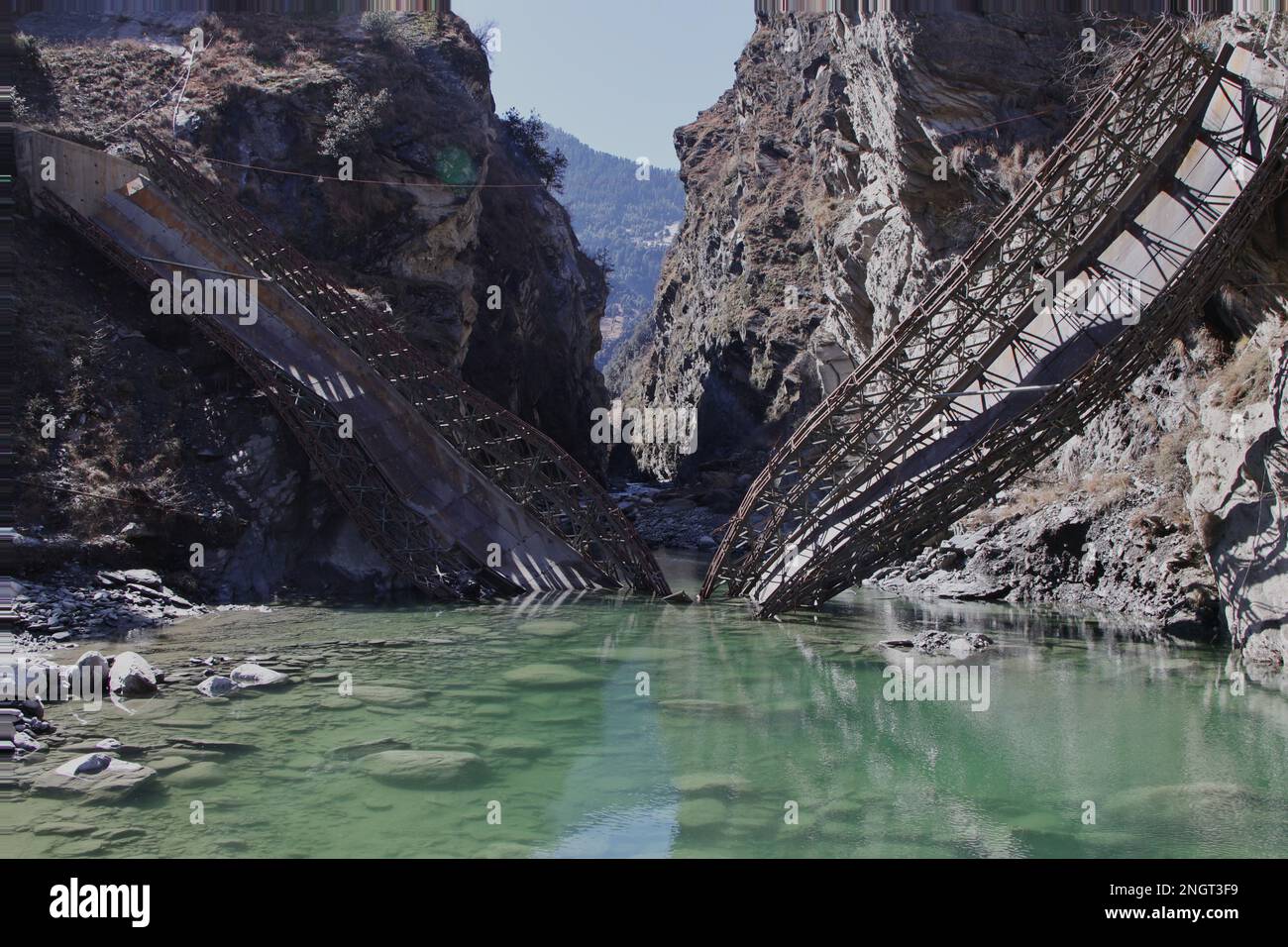 Collapsed due to heavy load hi-res stock photography and images - Alamy