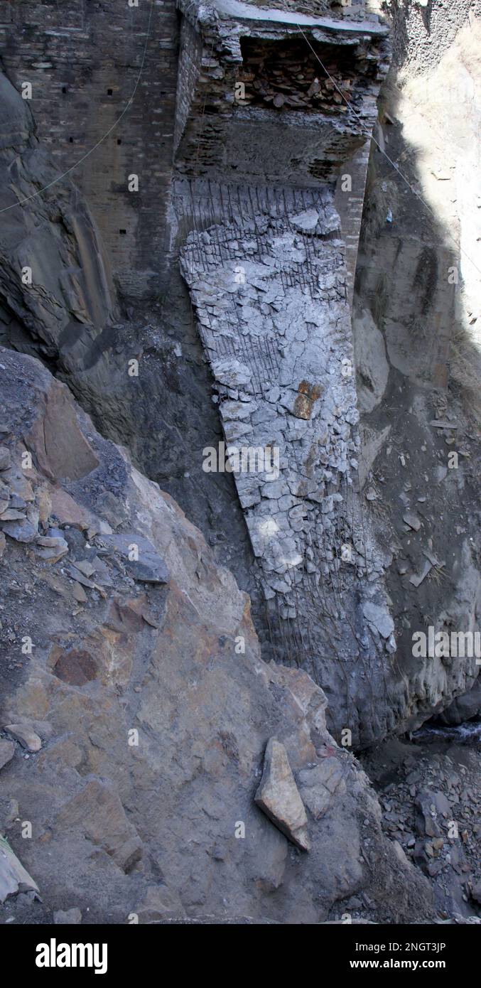 Collapsed concrete bridge hi-res stock photography and images - Alamy