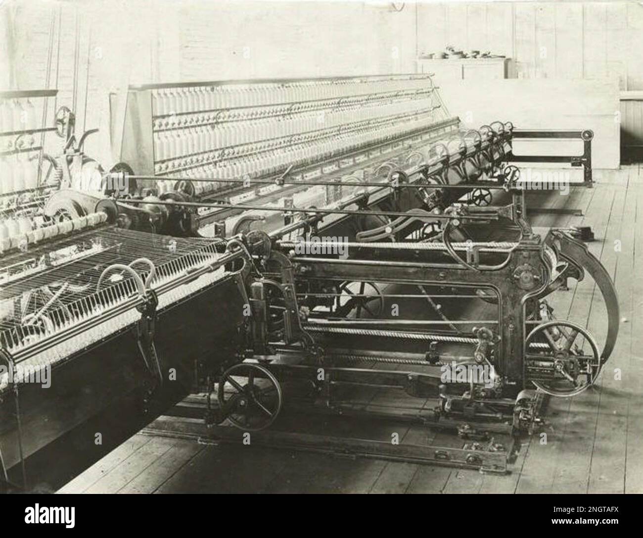 Old spinning machine hi-res stock photography and images - Alamy
