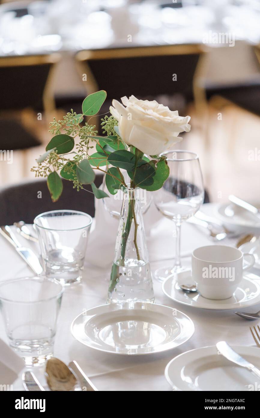 Spring floral arrangement in room hi-res stock photography and images ...