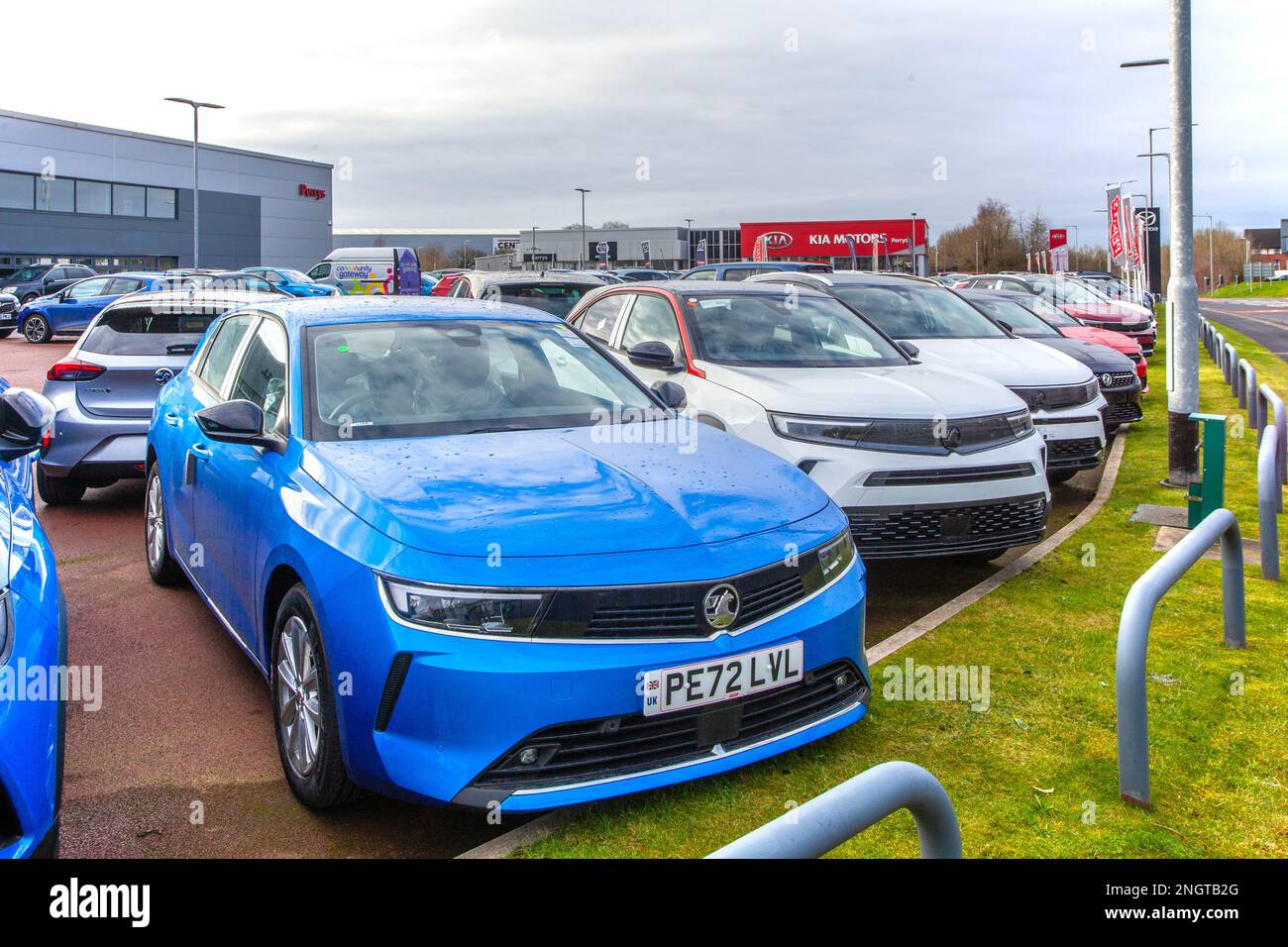 2022 Blue VAUXHALL ASTRA small SUV with Vizor' front-end; New and used ...