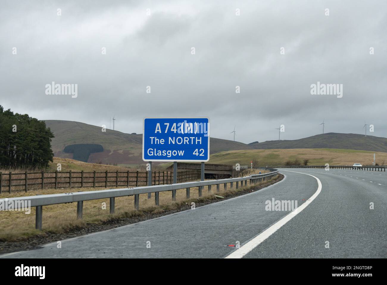 The north motorway sign hi-res stock photography and images - Alamy