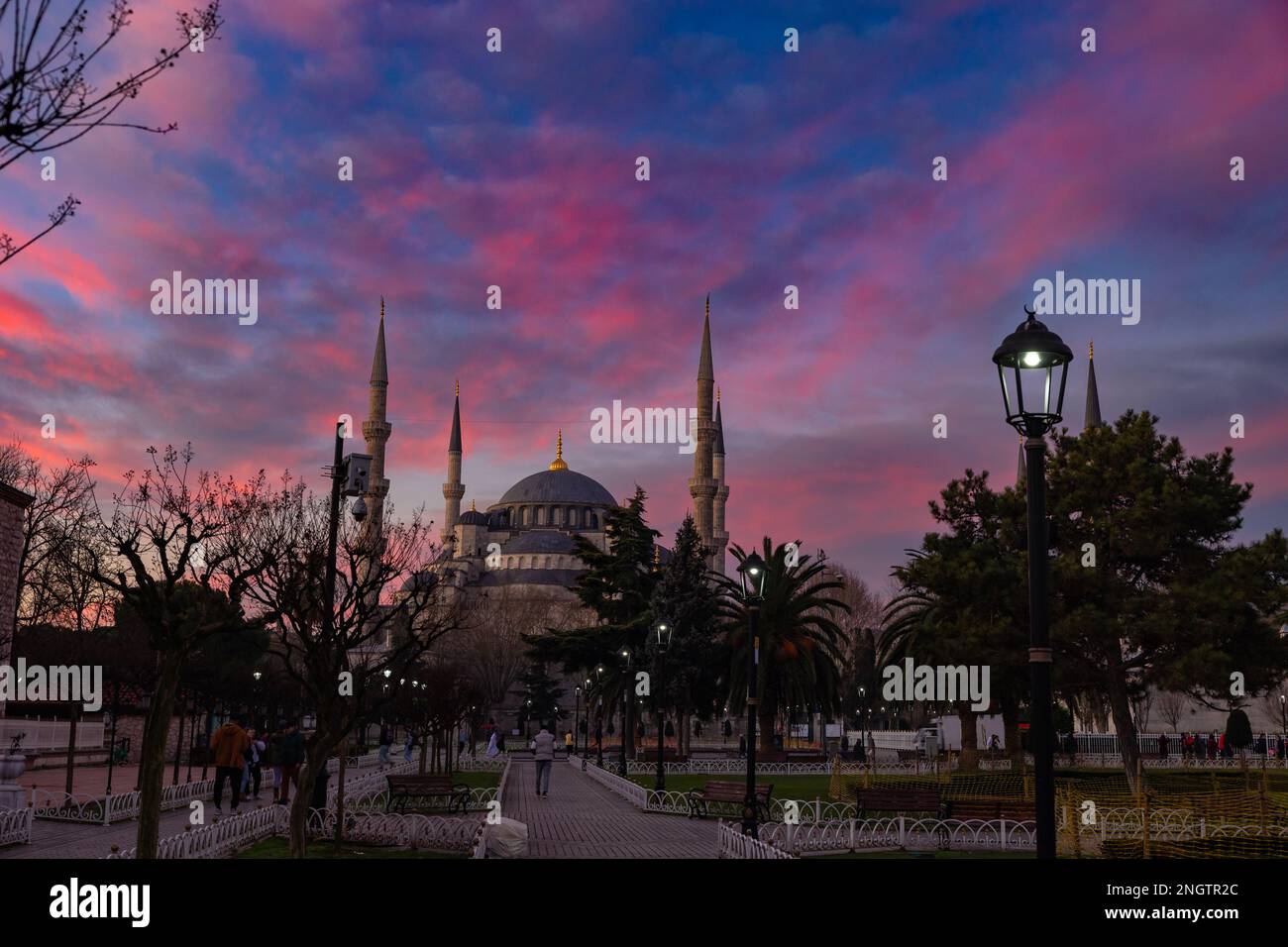 Islamic photo. Blue Mosque or Sultanahmet Mosque at sunrise with ...