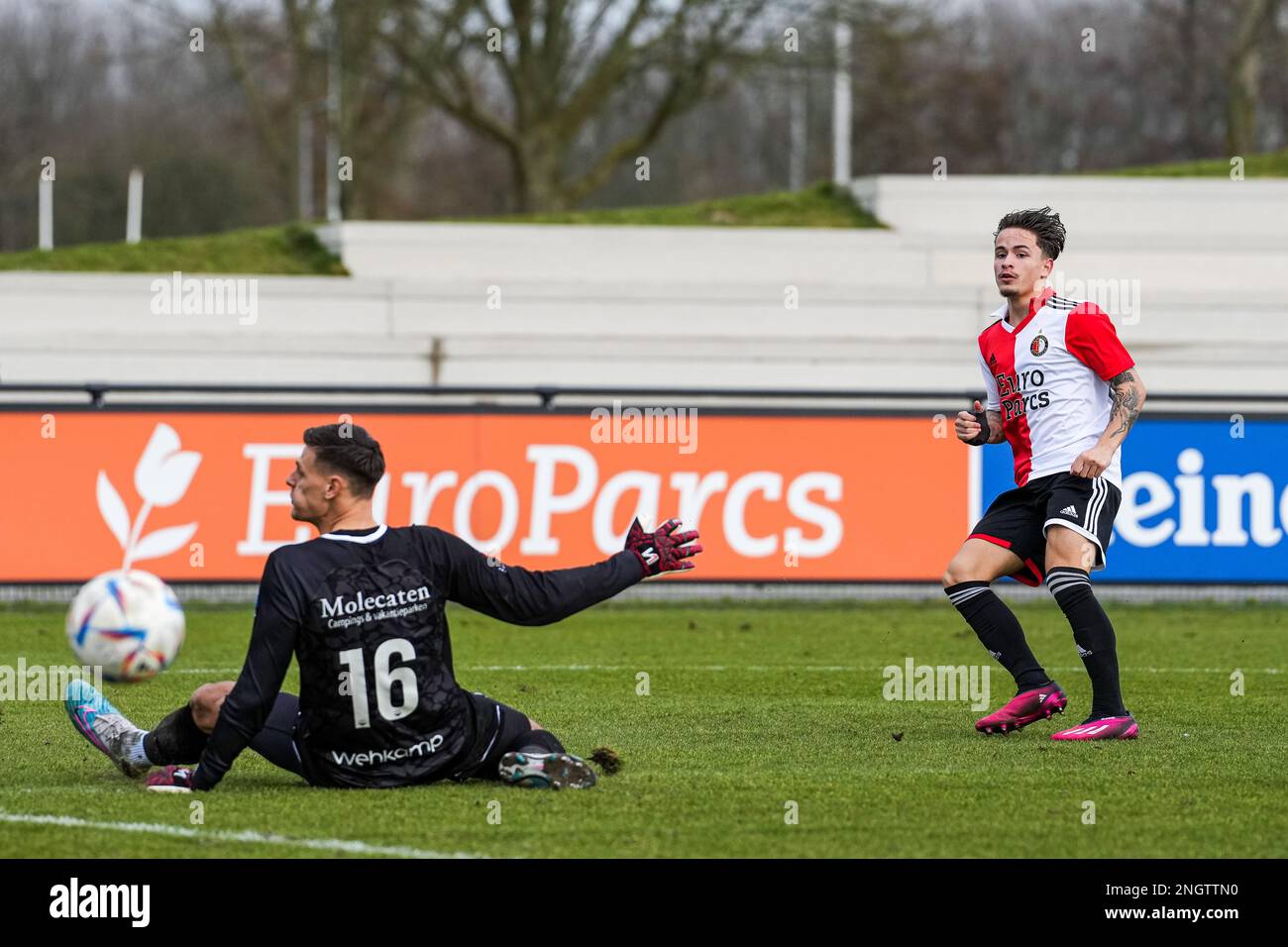 Rotterdam - Delano van der Heijden scores during the match between ...