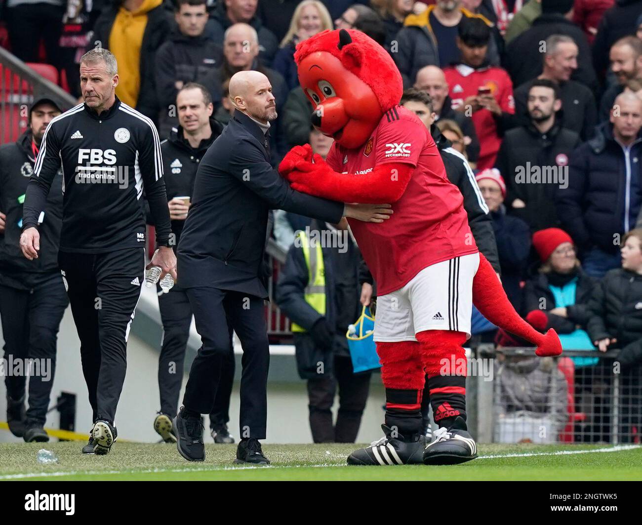 Manchester united mascot 2022 hi-res stock photography and images - Alamy
