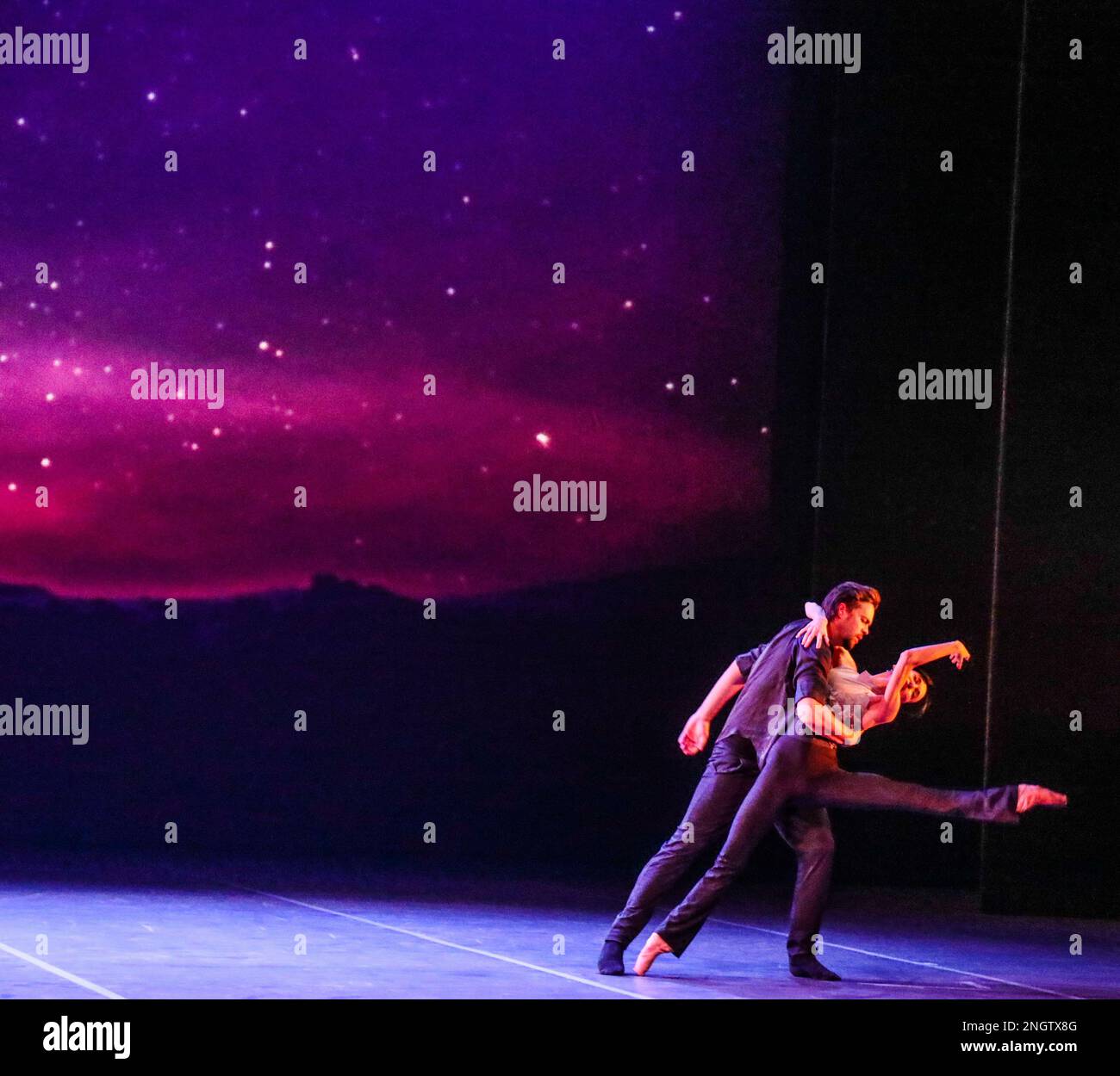 Dancing in a satge hi-res stock photography and images - Alamy