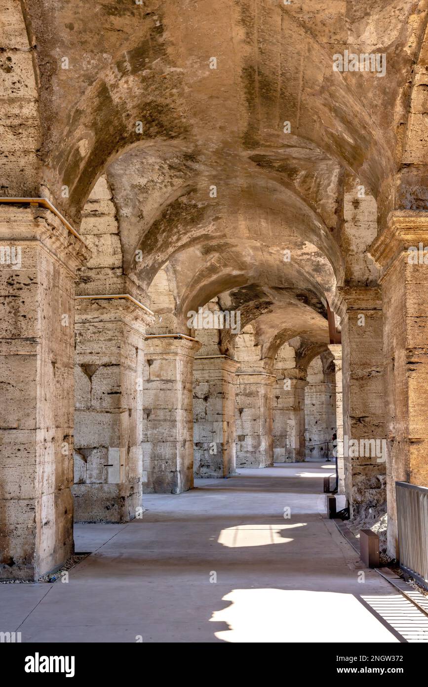 Giant amphitheater hi-res stock photography and images - Alamy