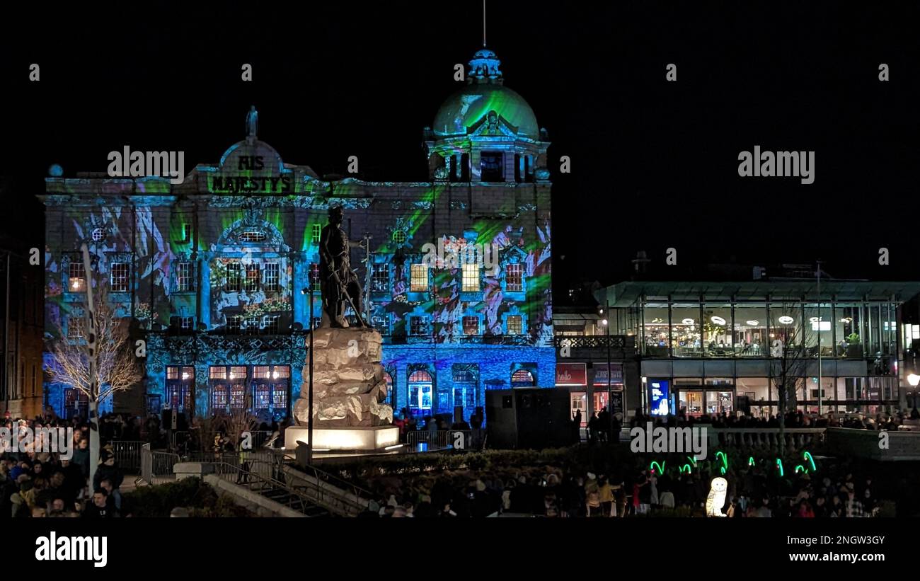 The waxwing wanes hi-res stock photography and images - Alamy