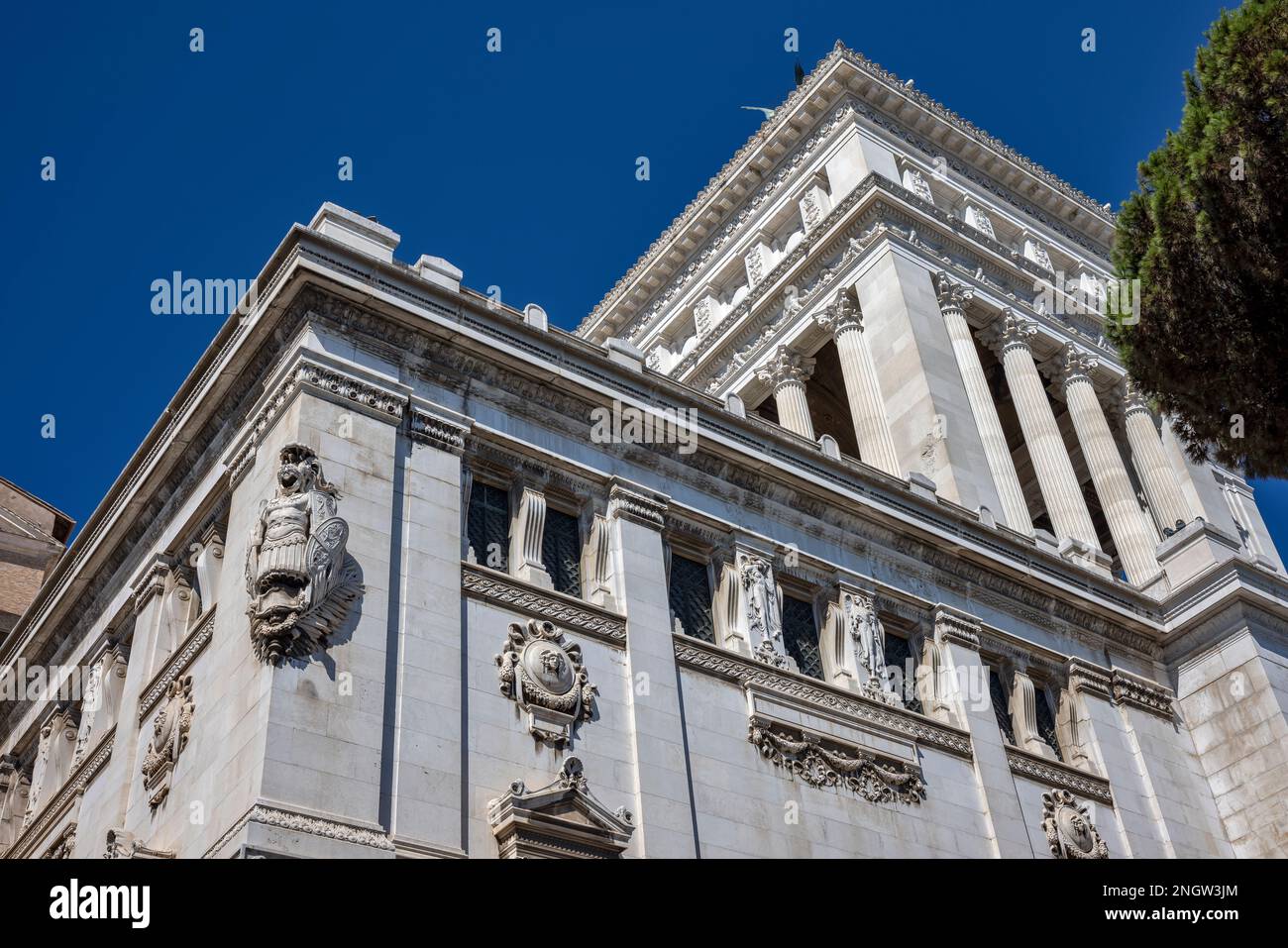 Altar of the fatherland at rome capital city europe hi-res stock ...