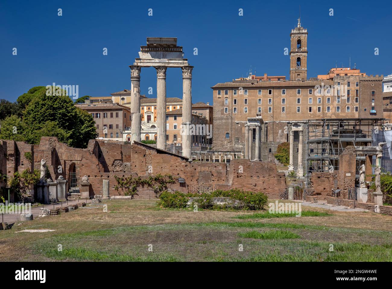 Il tempio dei dioscuri hi-res stock photography and images - Alamy