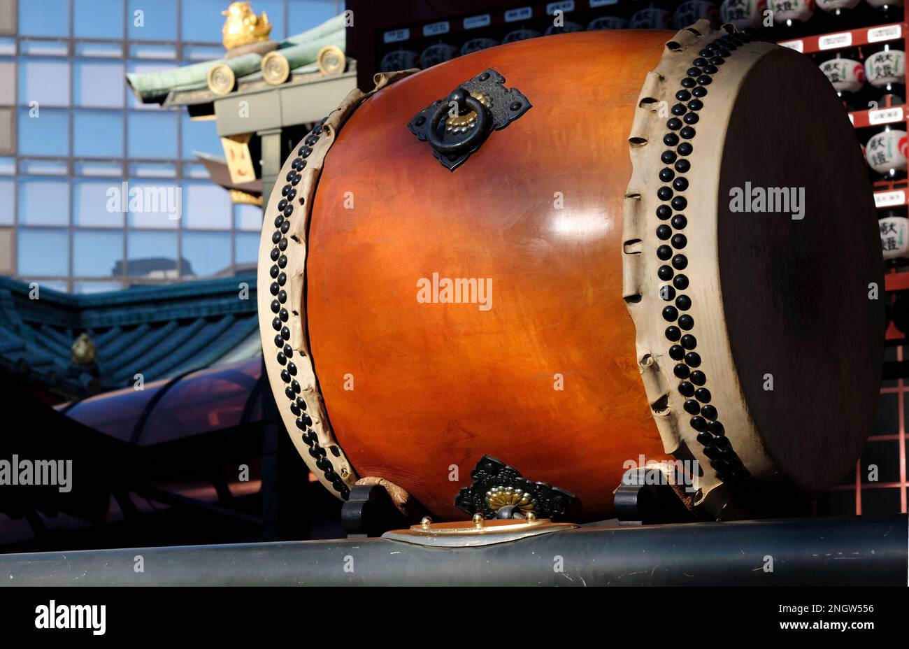 Big traditional Taiko drum at a temple in Tokyo, Japan Stock Photo - Alamy