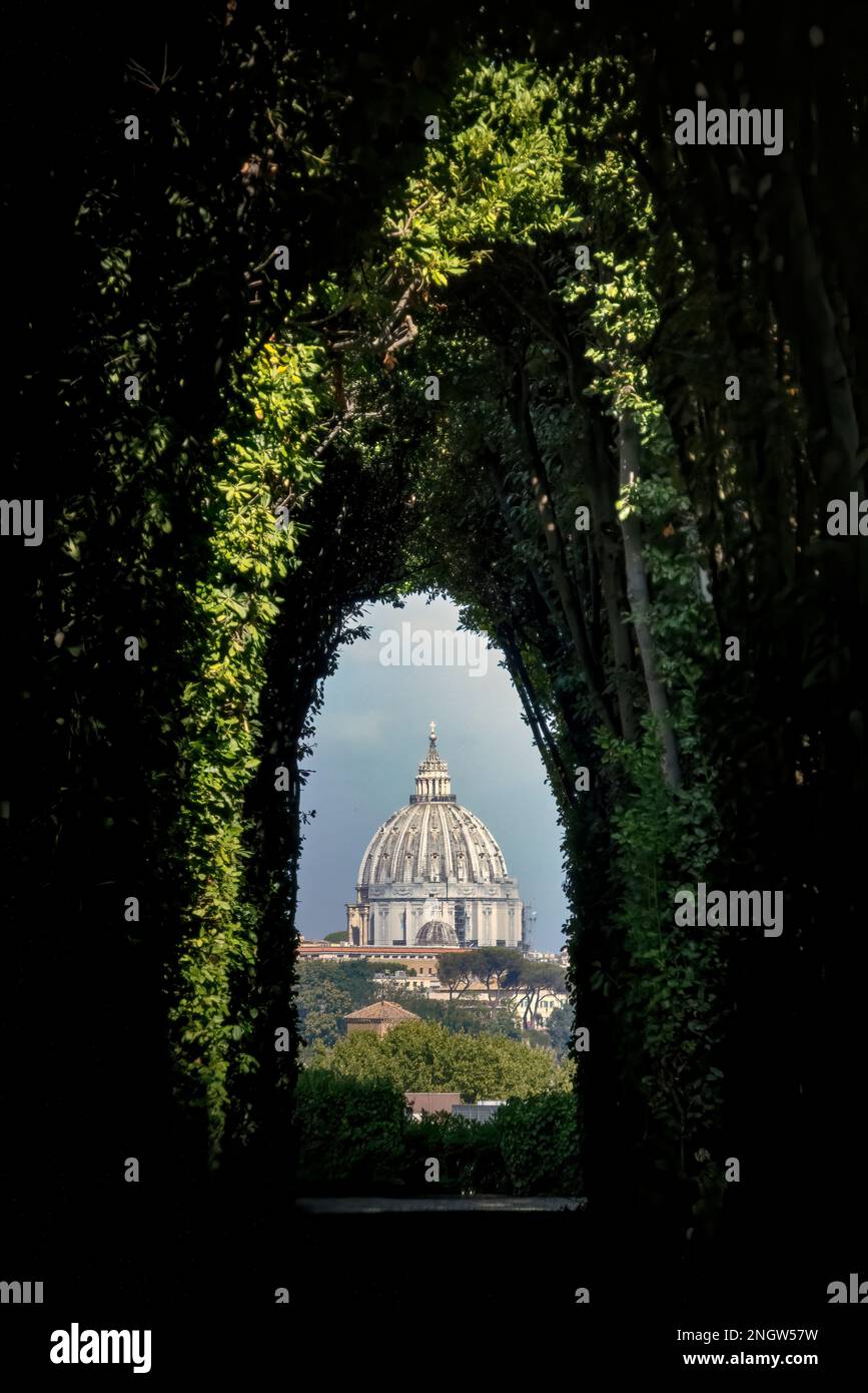 The Aventine Keyhole, Rome, Italy Stock Photo - Alamy